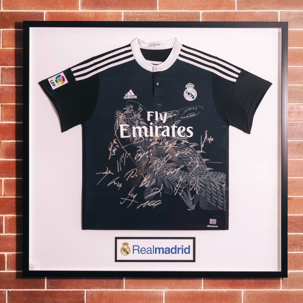 Black T shirt Real Madrid Team Signatures Frame – ZS Classics